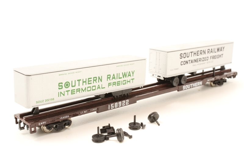 Con-Cor 0001-01206C 89' TOFC flat car of the Southern - - Hattons