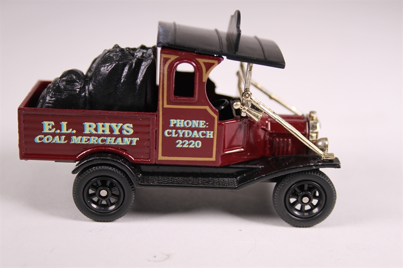 Oxford Diecast 018T Rhys Coal Van - Hattons