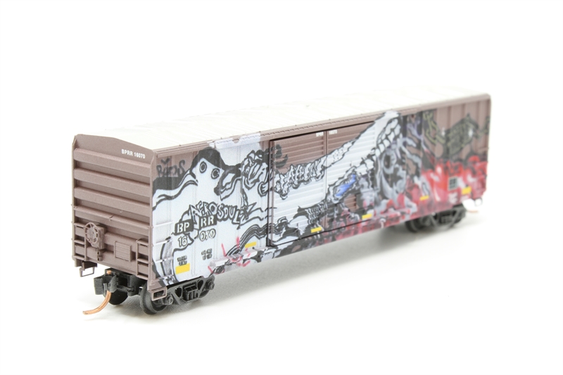 Micro-Trains 03044290 50' steel rib double sliding door no roofwalk - Hattons