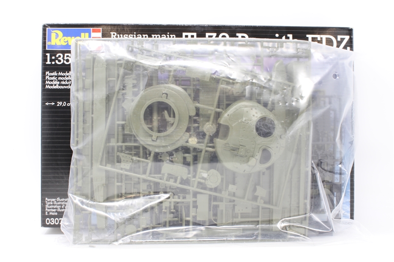 Revell 03077 Russian main battle tank T-72B with EDZ