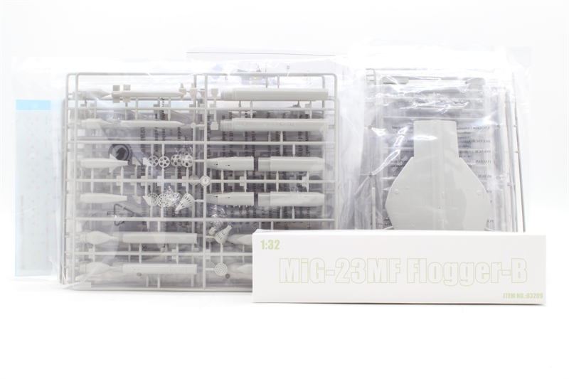 Trumpeter 03209TM MiG-23MF Flogger-B