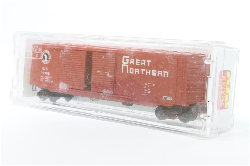 Micro-Trains 03700090 50' steel double sliding door no - Hattons