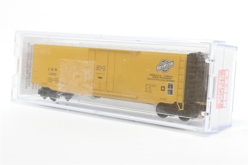 Micro-Trains 03800180 50' steel plug door no roofwalk - Hattons