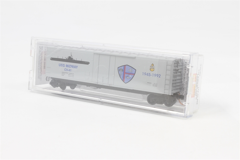 Micro-Trains 03800411 50' steel plug door no roofwalk - Hattons