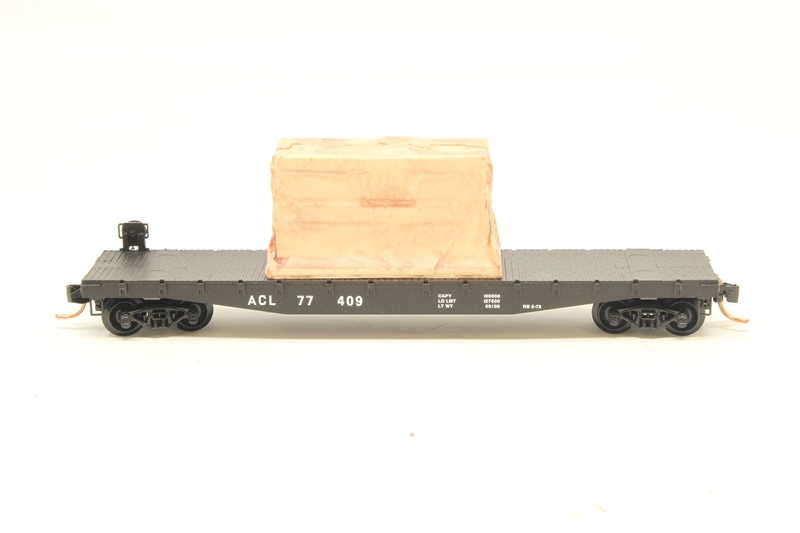 Micro-Trains 04500350 50' fishbelly side with side mount brake wheel flat