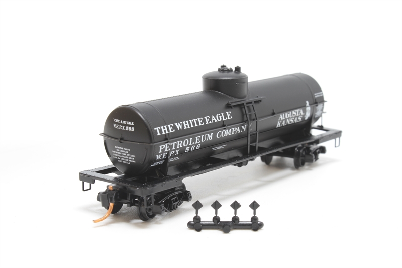 Micro-Trains 06500810 39' riveted single dome tank car of the White Eagle