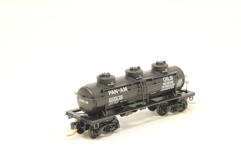 Micro-Trains 06600030 3-Dome ACF tank car of Pan-Am Oils - black 66