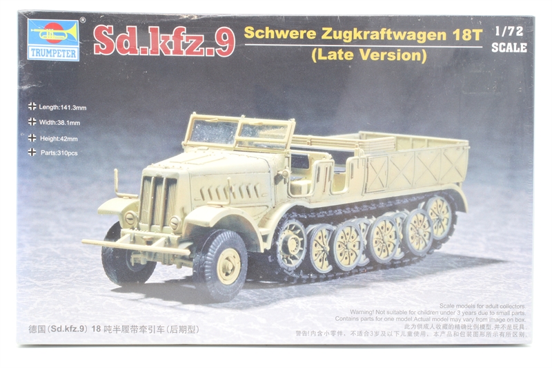 Trumpeter 07252TM FAMO SdKfz 9 18ton Half Track Type F3 (Late)