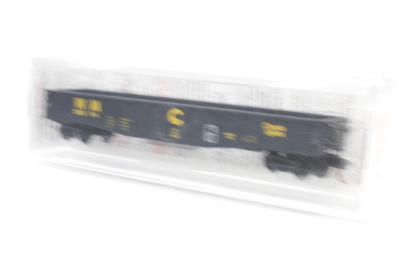 Micro-Trains 105070 50' 14 panel fishbelly side fixed end - Hattons