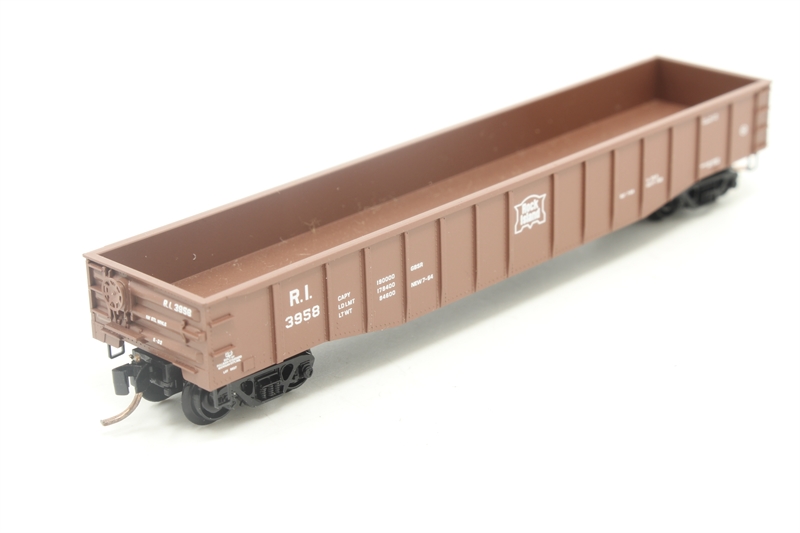 Micro-Trains 105510 50' 14 panel fishbelly side fixed end gondola of the