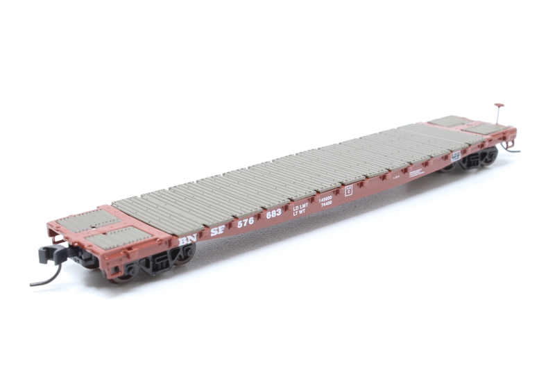 Athearn 10855 53' 6 Inch GSC flat car of the BNSF - brown 576683