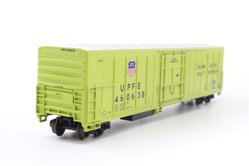 Athearn 11135 57' mechanical reefer of the Union Pacific - lime green
