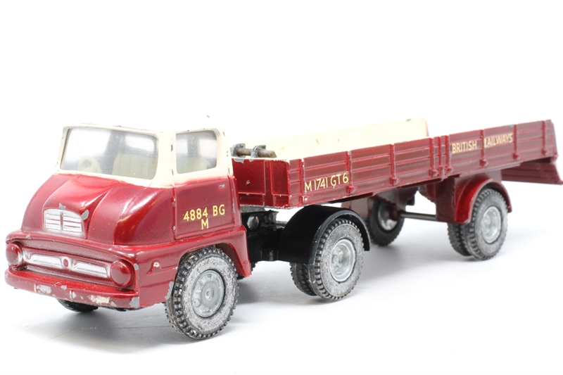 Tri-ang 111A Ford Thames Trader with Articulated Flat - Hattons
