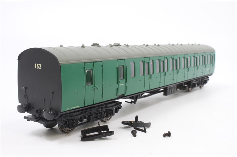 Replica Railways 12591-S43374 Mk1 Brake Coach S43374 in SR Green - Split