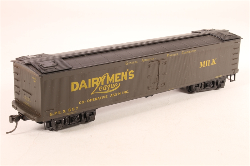 Branchline Trains 12901B Dairyman's League 50' Express Reefer - Hattons