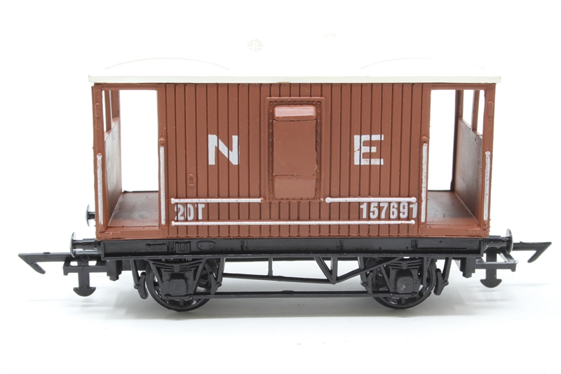 Graham Farish 13022Farish NE Brake Van - Hattons