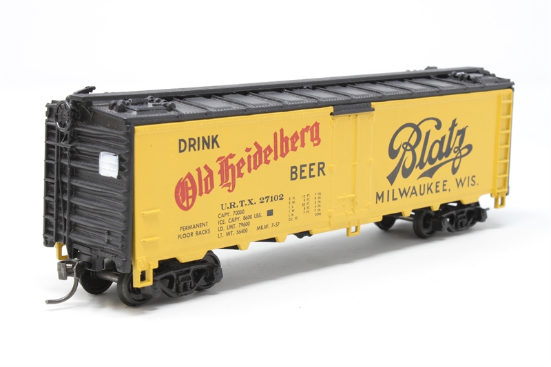 Branchline Trains 1322BRA 40' wooden reefer car 'Blatz Old - Hattons