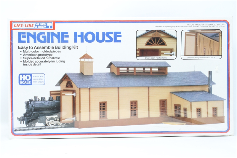 Life-Like 1345 Engine house - plastic kit