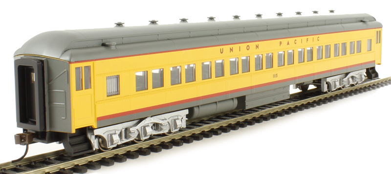 Bachmann USA 13705BAC 72' Heavyweight Coach Union Pacific - Hattons