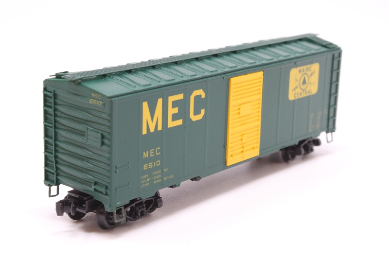 Deluxe Innovations 14060-6510 1944 AAR 40' boxcar of the Maine Central