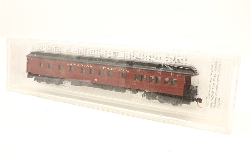 Micro-Trains 14400080 Pullman 3-2 observation heavyweight of the Canadian