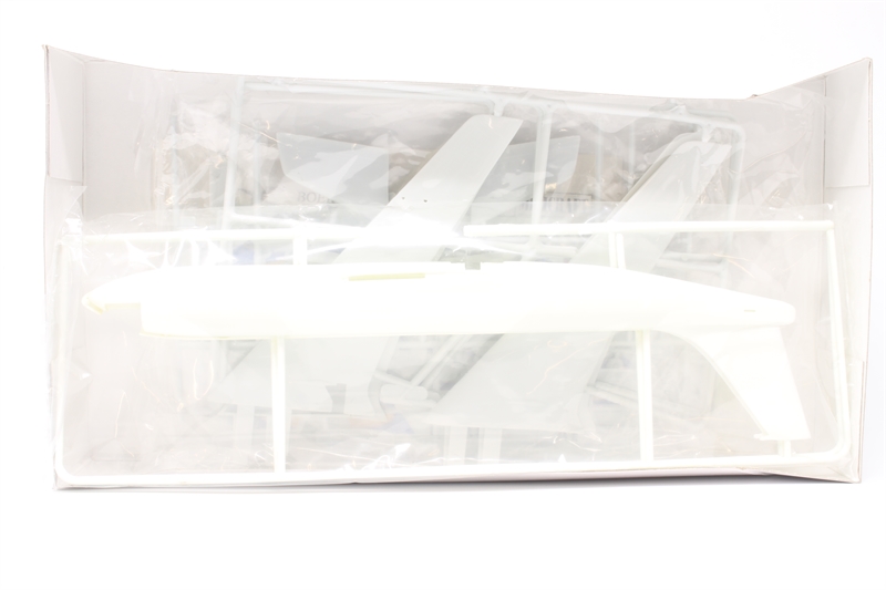 Minicraft Model Kits 14455MMK Lufthansa Boeing 707-420 Conway Engines