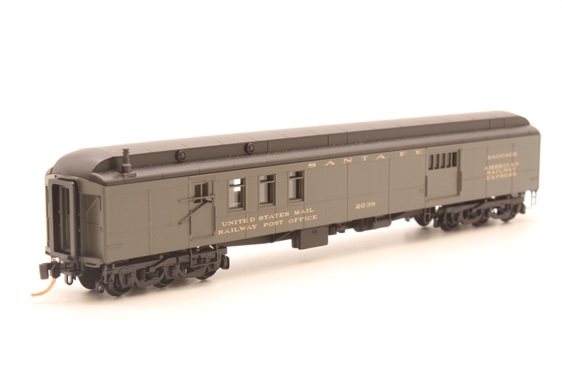 Micro-Trains 14800040 70' heavyweight mail baggage car of the Atchison ...
