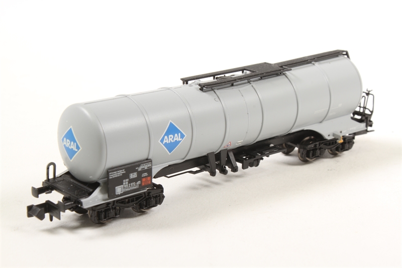 Minitrix 15197 100T Bogie Tank Wagon of the SBB, Epoch V - Hattons