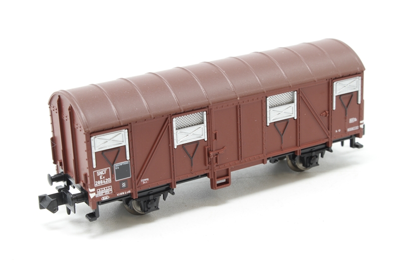 Minitrix 15655-06 Kv 2-axle boxcar of the DB