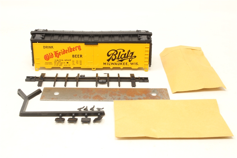 Athearn 1603ATH 40' Steel Reefer 'Old Heidelberg Beer' kit - Hattons