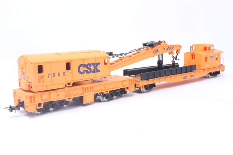 Mehano 16114Mehano Series 7000 crane and boom tender in CSX livery #7073
