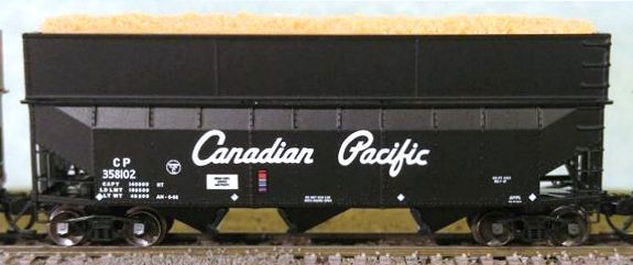 Bluford Shops 16121BLF 3-bay woodchip open hopper of the Canadian Pacific