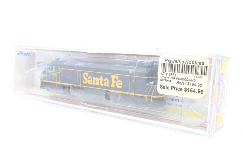 Athearn 16852ATH F45 EMD 1936 of the Santa Fe - digital sound fitted