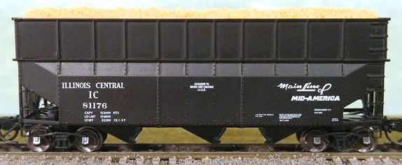Bluford Shops 17101BLF 3-bay woodchip open hopper of the Illinois Central