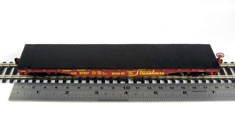 Bachmann USA 17301BAC American 52ft flat wagon in Union Pacific livery