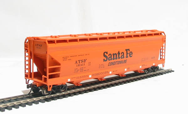 Bachmann USA 17502BAC 56ft ACF center-flow hopper wagon of the Santa Fe