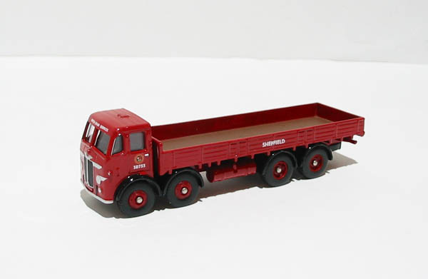 Lledo DG176000 Leyland 8 wheel dropside "British Road - Hattons