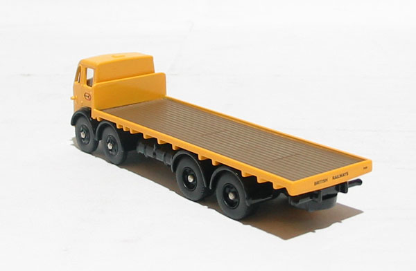 Lledo DG176014.(C) Leyland 8 wheel platform lorry "British Rail"