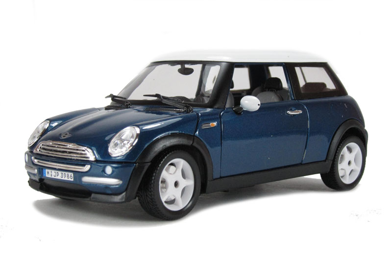 Bburago 18-22055BU Mini Cooper - Blue - Hattons