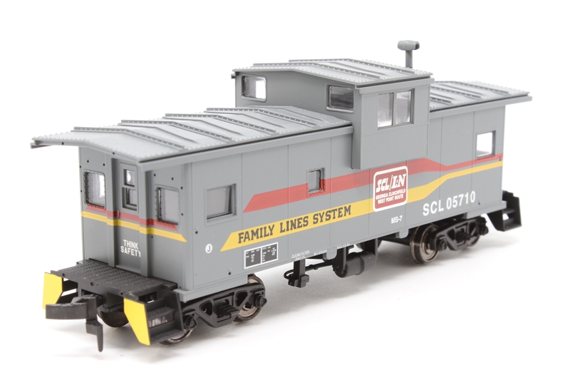 Atlas 1914ATL Extended-vision caboose #05710 'Family Lines' - Hattons