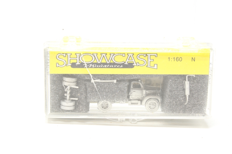 Showcase Miniatures 19SHO Mack model B tractor unit kit - Hattons