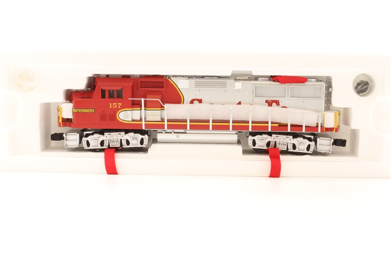 MTH 20-2180-1 GP60M EMD 157 of the Santa Fe - 3-rail - - Hattons