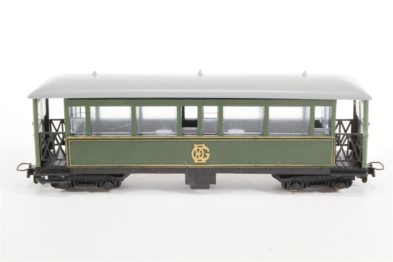 Jouef 2003Jouef 4-Axle Passenger Coach in Green