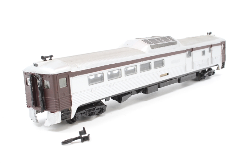 Athearn 2078 Budd RDC-3 diesel rail car of the Baltimore & Ohio railroad