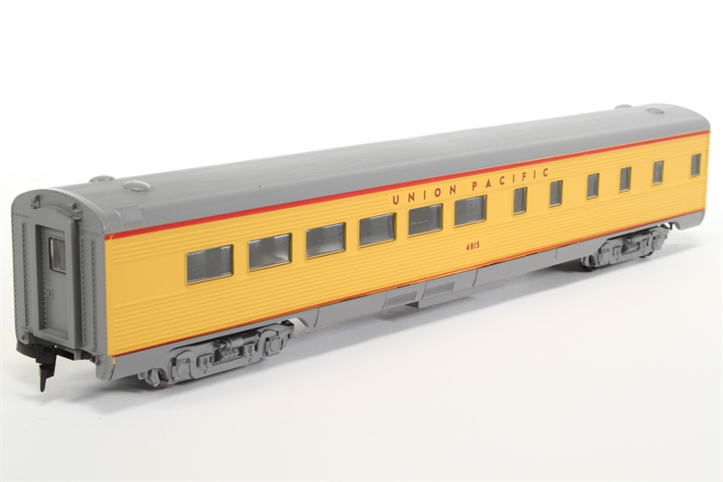 Athearn 2140ATH Streamlined Passenger Coach of the Union Pacific Railroad