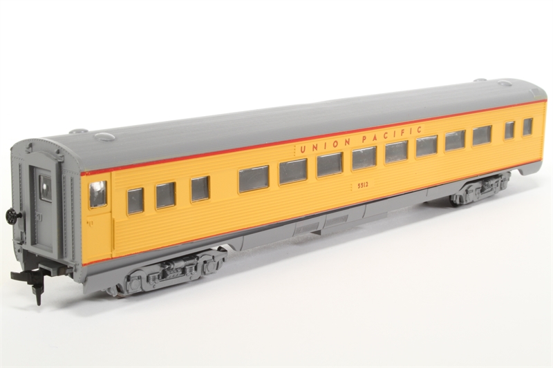 Athearn 2160ATH Streamlined Observation Coach of the Union Pacific