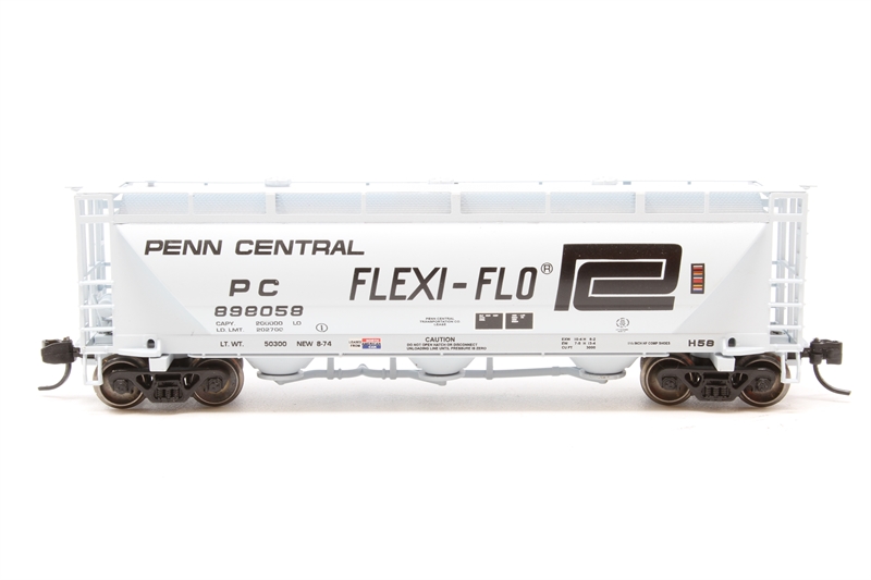 Trainworx 23052-03 3-bay NACC PD 3000 covered hopper of the Penn Central