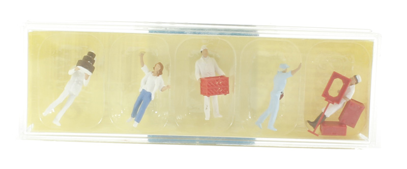 Vollmer 2324VOL Baker with customer HO Scale - Hattons