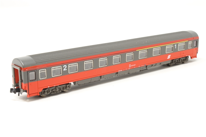 Roco 24341ROC 1st/2nd class corridor composite coach of the OBB - Hattons