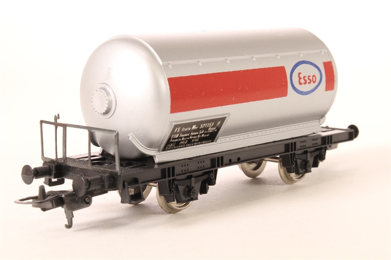Lima 2711Lima Esso Tank Wagon - Hattons